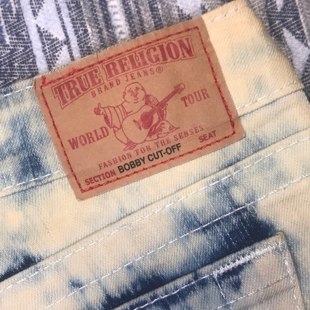 Authentic True Religion Bobby Cut-Off Shorts - Gem